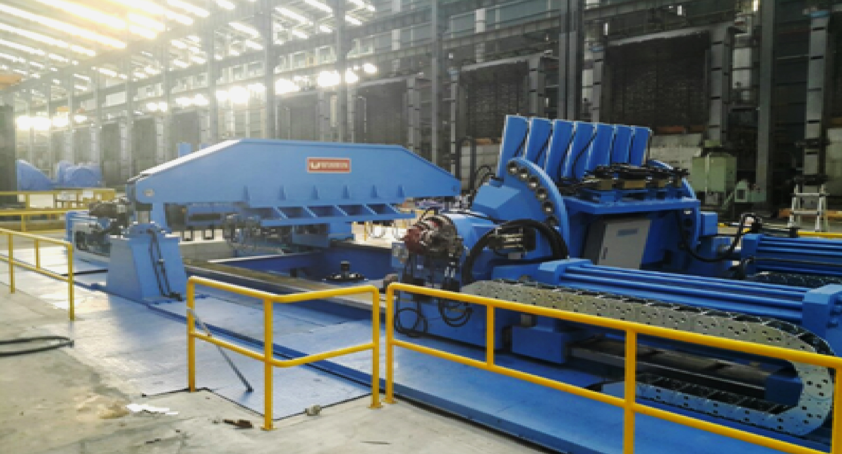 Skin Stretch Forming Machine – 대화항공산업